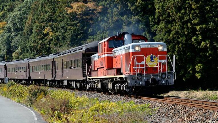 8月19・20日はDE10の重連！2023年夏の「DLやまぐち号」運転計画発表 JR西日本 | 旅とお出かけ 鉄道チャンネル