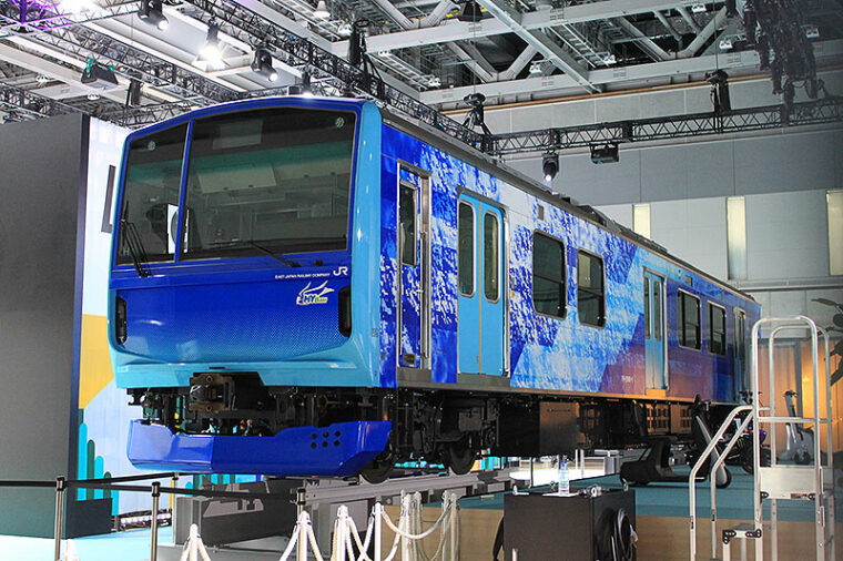 JR東日本の水素ハイブリッド燃料電池試験車両 FV-E991系 HYBARI が東京ビッグサイト JAPAN MOBILITY SHOW 2023 に降臨！ | 旅とお出かけ 鉄道チャンネル