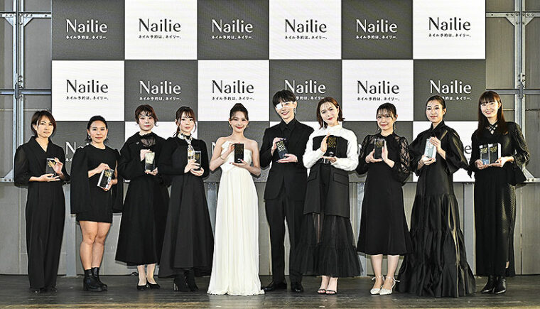 Nailie ネイリー がいま大注目の人気デザインやネイリストを発表、村重杏奈＆よしミチ姉弟が BEST NAIL ICON 2024 に！ 気になる最新3大ネイルトレンドもここでチェック ...