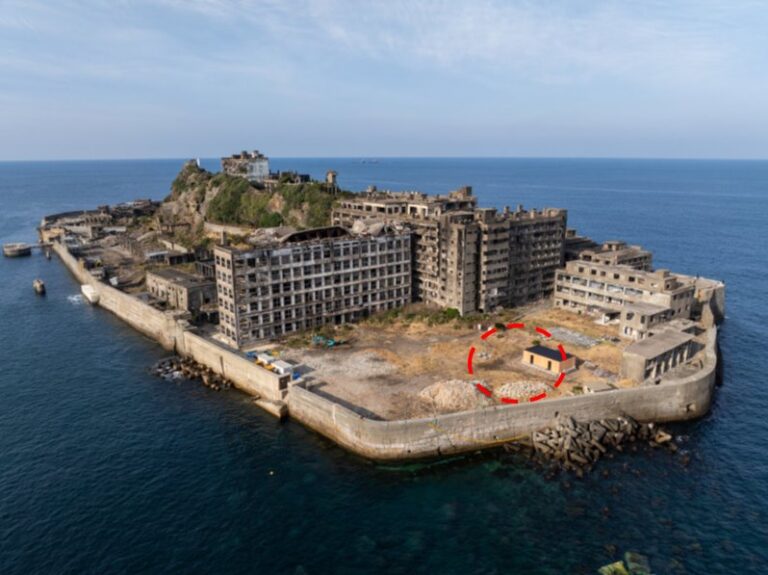 軍艦島の56年ぶりの新築「72号棟」 なぜ整備された？世界遺産･端島の過酷な環境下の施設整備技術の実証実験（長崎市×清水建設）（鉄道チャンネル ...